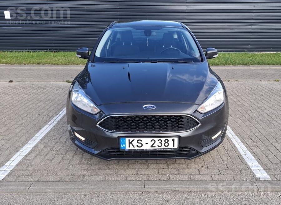 Pelēks Ford Focus 2017 Rīga, ar dzinēja tilpumu 1.00 L un nobraukumu 196 tūkst. km par 4680 €, foto 3 vietnē AUTOMOTO.COM.LV