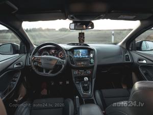 Grey Ford Focus 2017 in Tartu, with an engine capacity of 2.30 L and mileage of 102 thousand km for 21999 €, photo 10 on AUTOMOTO.COM.LV