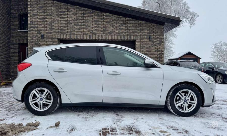 Grey Ford Focus 2018 in Alytus, with an engine capacity of 1.00 L and mileage of 165 thousand km for 7000 €, photo 11 on AUTOMOTO.COM.LV