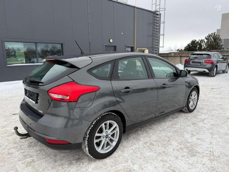Grey Ford Focus 2018 in Siauliai, with an engine capacity of 1.00 L and mileage of 171 thousand km for 5800 €, photo 6 on AUTOMOTO.COM.LV