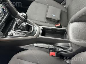 Pelēks Ford Focus 2018 Talsi, ar dzinēja tilpumu 1.00 L un nobraukumu 127 tūkst. km par 5700 €, foto 17 vietnē AUTOMOTO.COM.LV