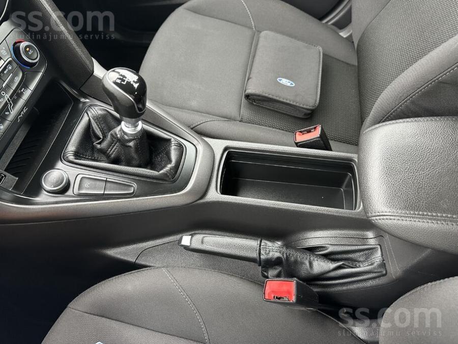 Pelēks Ford Focus 2018 Talsi, ar dzinēja tilpumu 1.00 L un nobraukumu 127 tūkst. km par 5700 €, foto 17 vietnē AUTOMOTO.COM.LV
