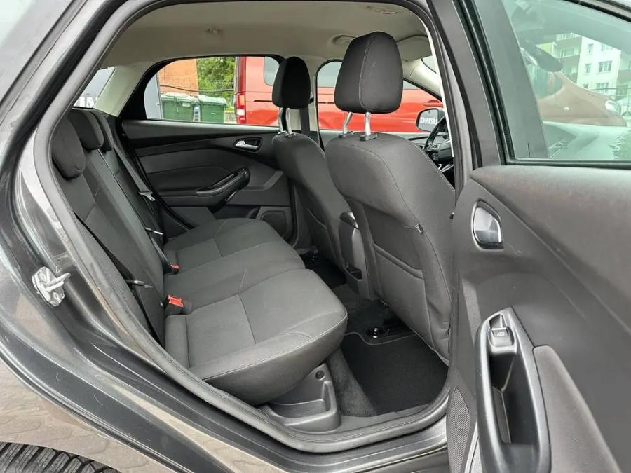 Grey Ford Focus 2018 in Talsi, with an engine capacity of 1.00 L and mileage of 127 thousand km for 5700 €, photo 8 on AUTOMOTO.COM.LV