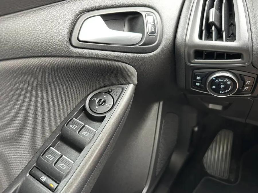 Grey Ford Focus 2018 in Talsi, with an engine capacity of 1.00 L and mileage of 127 thousand km for 5700 €, photo 14 on AUTOMOTO.COM.LV