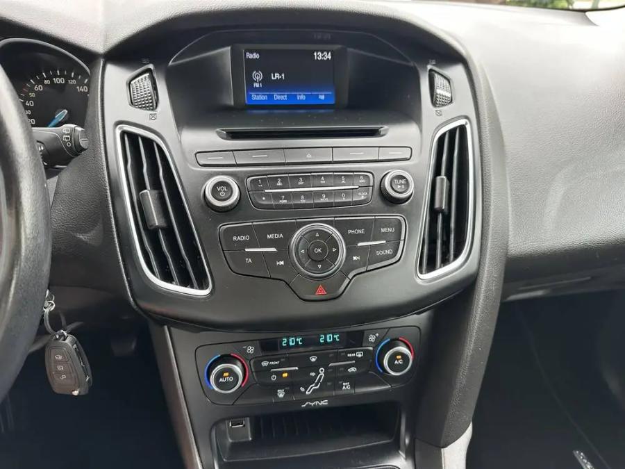 Grey Ford Focus 2018 in Talsi, with an engine capacity of 1.00 L and mileage of 127 thousand km for 5700 €, photo 16 on AUTOMOTO.COM.LV