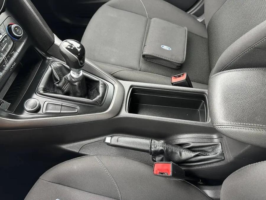 Grey Ford Focus 2018 in Talsi, with an engine capacity of 1.00 L and mileage of 127 thousand km for 5700 €, photo 17 on AUTOMOTO.COM.LV