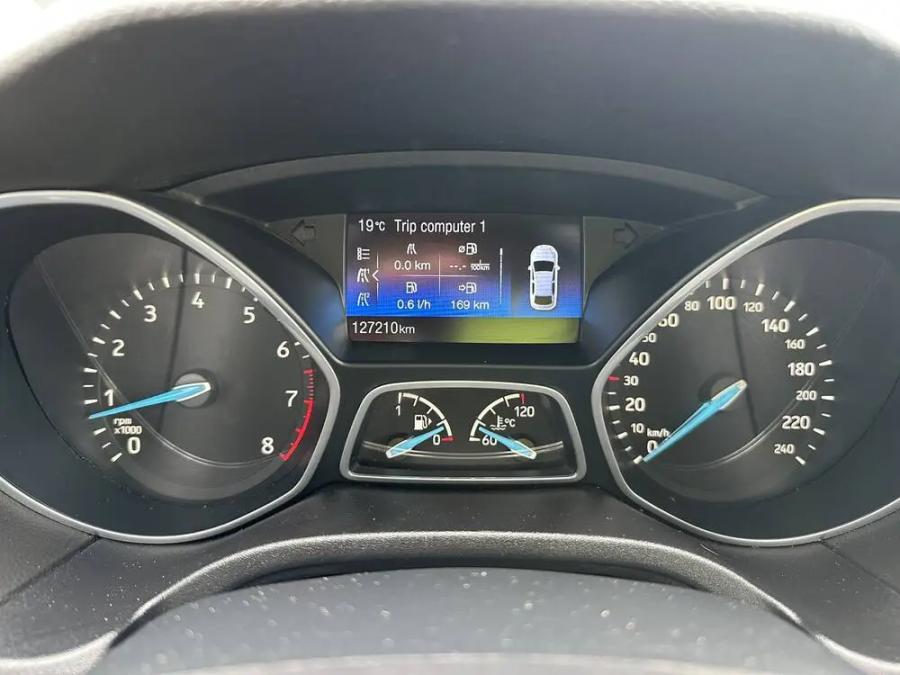 Grey Ford Focus 2018 in Talsi, with an engine capacity of 1.00 L and mileage of 127 thousand km for 5700 €, photo 20 on AUTOMOTO.COM.LV