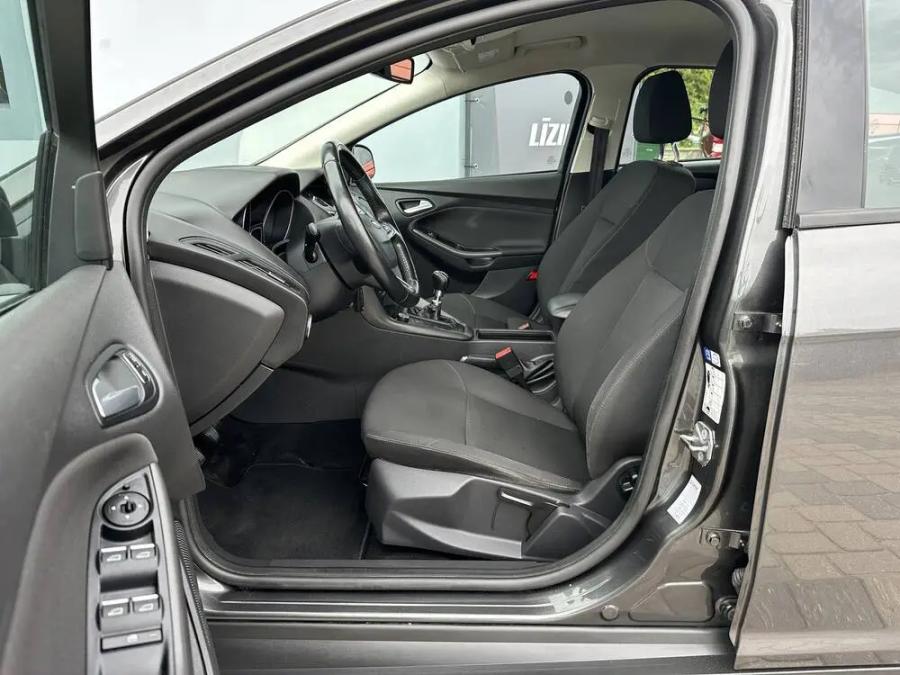 Grey Ford Focus 2018 in Talsi, with an engine capacity of 1.00 L and mileage of 127 thousand km for 5700 €, photo 21 on AUTOMOTO.COM.LV