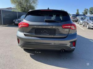 Grey Ford Focus 2018 in Siauliai, with an engine capacity of 1.00 L and mileage of 150 thousand km for 6950 €, photo 6 on AUTOMOTO.COM.LV