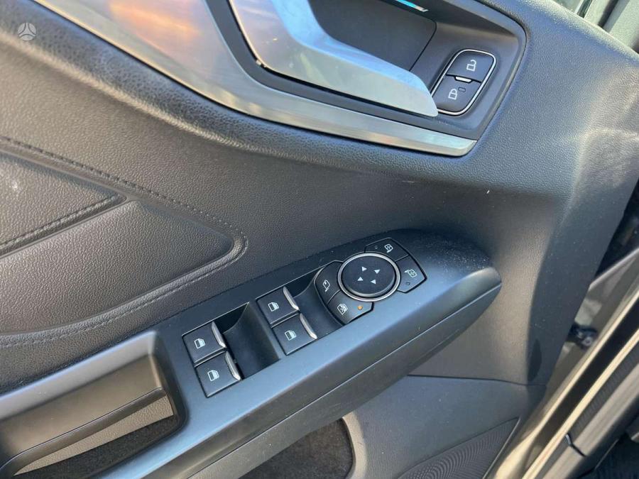 Grey Ford Focus 2018 in Siauliai, with an engine capacity of 1.00 L and mileage of 150 thousand km for 6950 €, photo 15 on AUTOMOTO.COM.LV