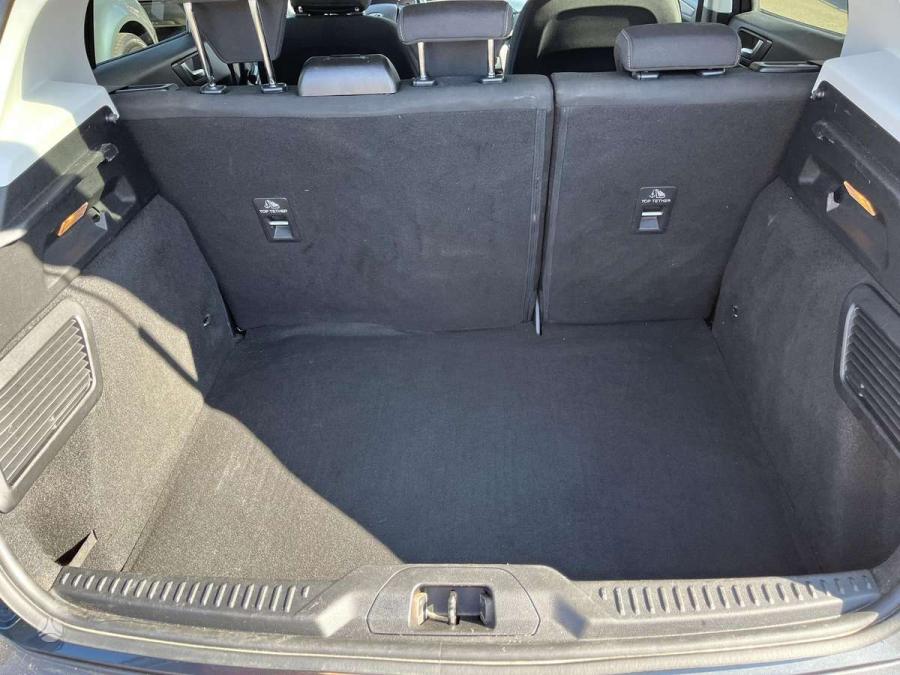 Grey Ford Focus 2018 in Siauliai, with an engine capacity of 1.00 L and mileage of 150 thousand km for 6950 €, photo 20 on AUTOMOTO.COM.LV