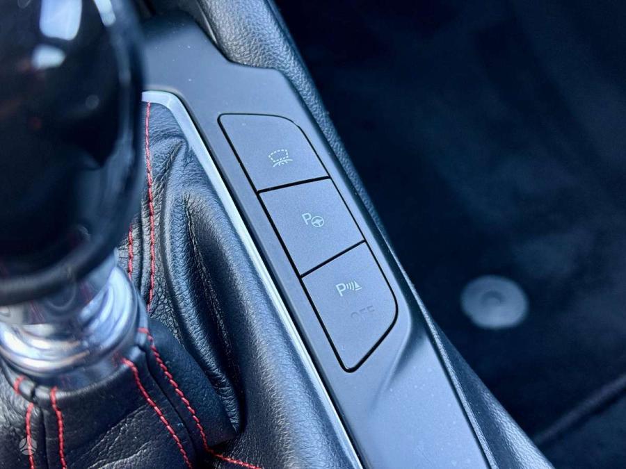 Pelēks Ford Focus 2019 Vilkaviškis, ar dzinēja tilpumu 2.00 L un nobraukumu 187 tūkst. km par 10700 €, foto 16 vietnē AUTOMOTO.COM.LV