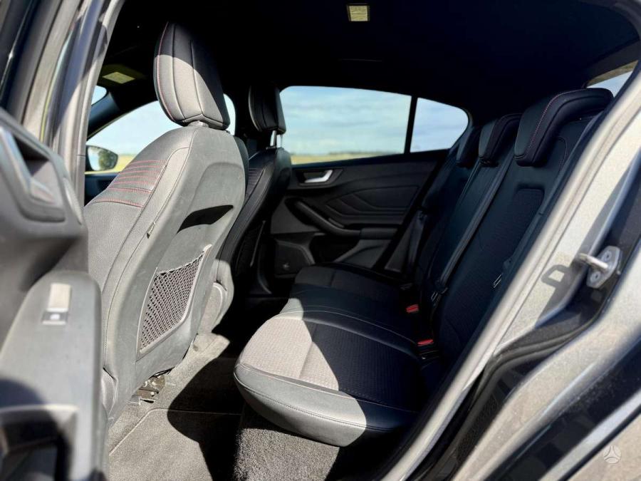 Pelēks Ford Focus 2019 Vilkaviškis, ar dzinēja tilpumu 2.00 L un nobraukumu 187 tūkst. km par 10700 €, foto 24 vietnē AUTOMOTO.COM.LV