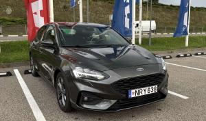 Pelēks Ford Focus 2020 Viļņa, ar dzinēja tilpumu 1.00 L un nobraukumu 122 tūkst. km par 12500 €, foto 4 vietnē AUTOMOTO.COM.LV