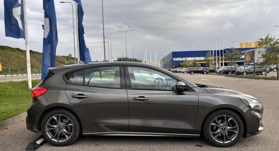 Pelēks Ford Focus 2020 Viļņa, ar dzinēja tilpumu 1.00 L un nobraukumu 122 tūkst. km par 12500 €, foto 5 vietnē AUTOMOTO.COM.LV