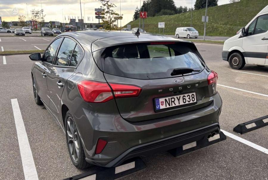 Pelēks Ford Focus 2020 Viļņa, ar dzinēja tilpumu 1.00 L un nobraukumu 122 tūkst. km par 12500 €, foto 7 vietnē AUTOMOTO.COM.LV