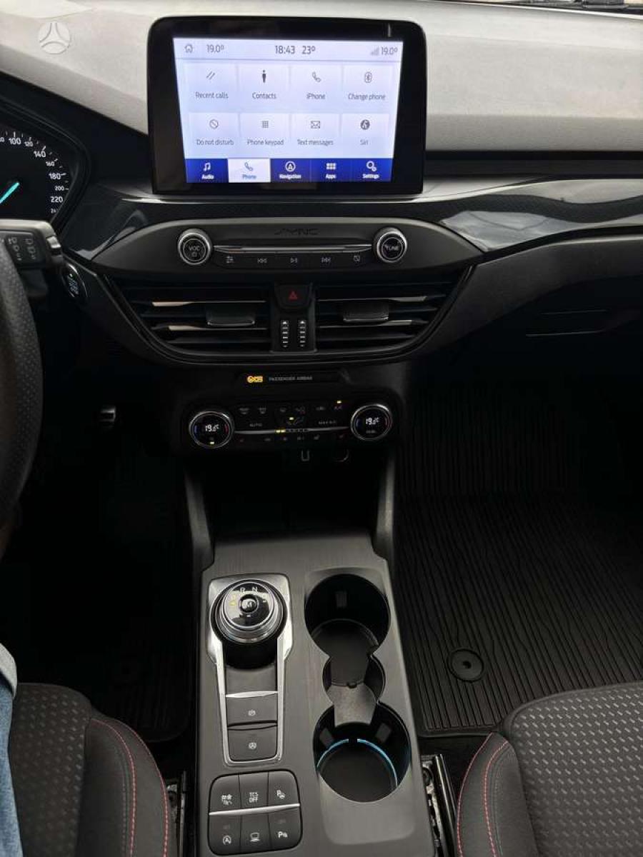 Pelēks Ford Focus 2020 Viļņa, ar dzinēja tilpumu 1.00 L un nobraukumu 122 tūkst. km par 12500 €, foto 15 vietnē AUTOMOTO.COM.LV