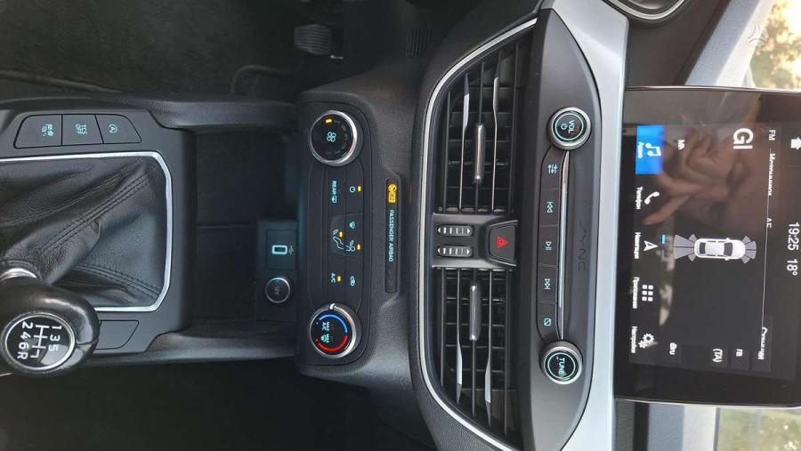 Grey Ford Focus 2020 in Kaunas, with an engine capacity of 1.00 L and mileage of 99 thousand km for 7600 €, photo 19 on AUTOMOTO.COM.LV