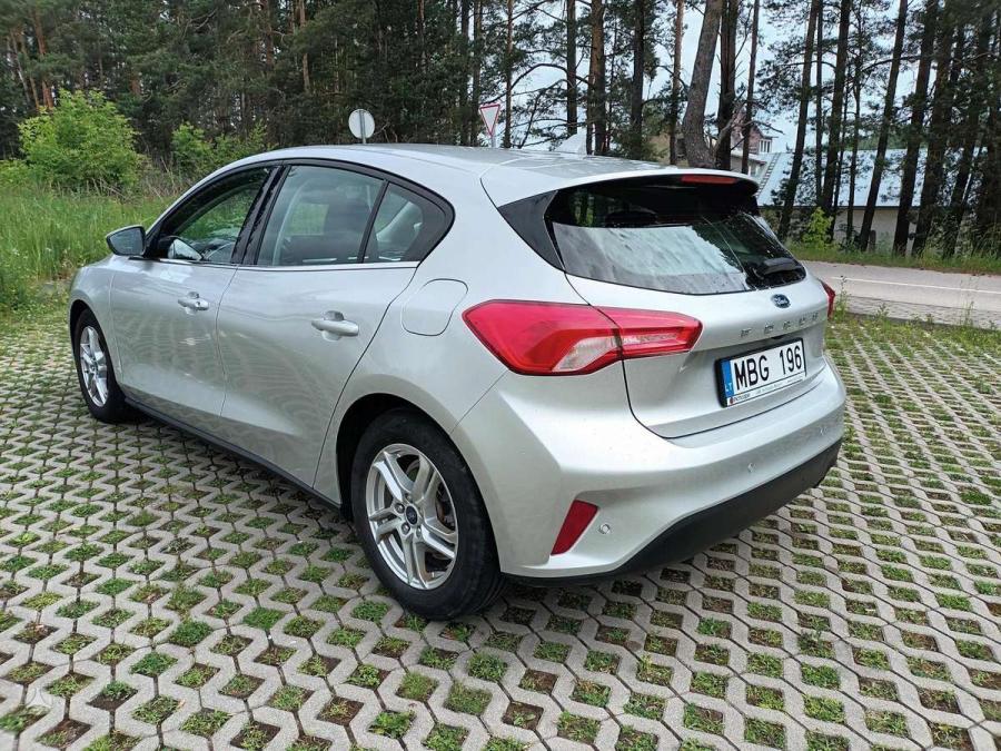 Pelēks Ford Focus 2021 Viļņa, ar dzinēja tilpumu 1.50 L un nobraukumu 80 tūkst. km par 11800 €, foto 6 vietnē AUTOMOTO.COM.LV