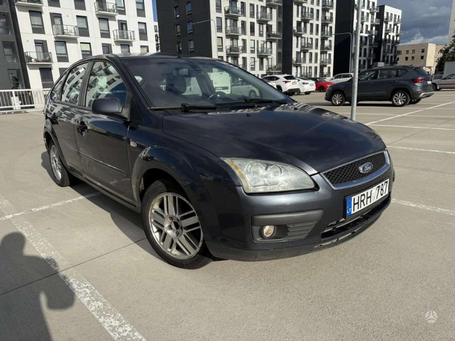 Pelēks Ford Focus 2006 Viļņa, ar dzinēja tilpumu 1.60 L un nobraukumu 400 tūkst. km par 800 €, foto 3 vietnē AUTOMOTO.COM.LV