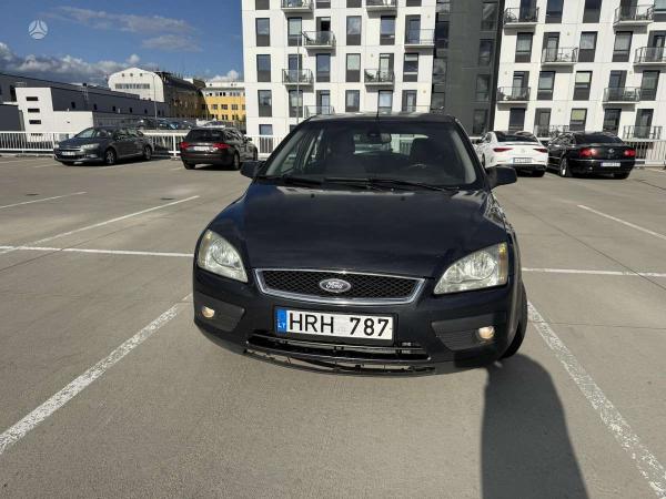 Grey Ford Focus 2006 in Vilnius, with an engine capacity of 1.60 L and mileage of 400 thousand km for 800 €, photo 3 on AUTOMOTO.COM.LV