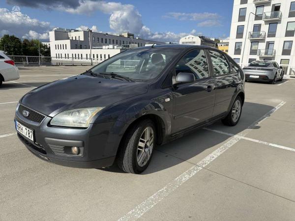 Grey Ford Focus 2006 in Vilnius, with an engine capacity of 1.60 L and mileage of 400 thousand km for 800 €, photo 4 on AUTOMOTO.COM.LV