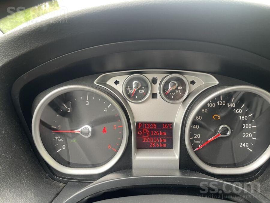 Pelēks Ford Focus 2009 Jelgava, ar dzinēja tilpumu 2.00 L un nobraukumu 353 tūkst. km par 1800 €, foto 7 vietnē AUTOMOTO.COM.LV