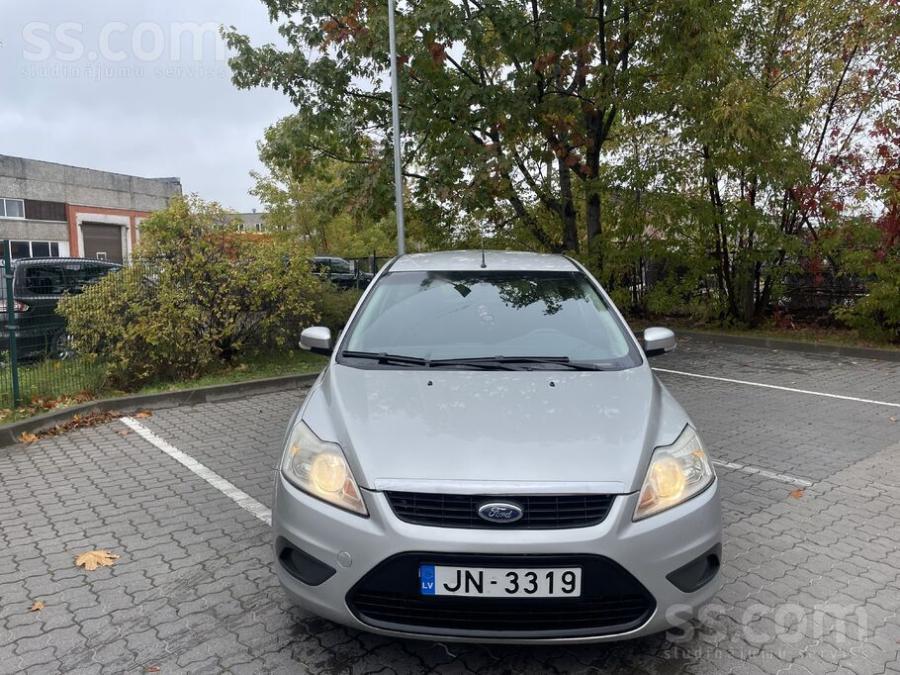 Grey Ford Focus 2009 in Jelgava, with an engine capacity of 2.00 L and mileage of 353 thousand km for 1500 €, photo 4 on AUTOMOTO.COM.LV