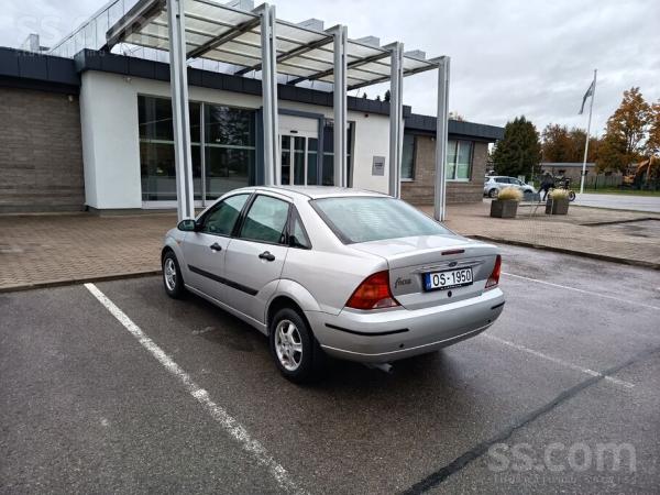Grey Ford Focus 2000 in Ogre, with an engine capacity of 1.60 L and mileage of 126 thousand km for 1800 €, photo 1 on AUTOMOTO.COM.LV