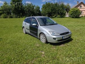 Pelēks Ford Focus 2001 Rēzekne, ar dzinēja tilpumu 1.60 L un nobraukumu 292 tūkst. km par 450 €, foto  vietnē AUTOMOTO.COM.LV