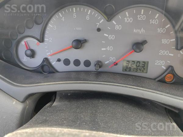 Pelēks Ford Focus 2001 Rēzekne, ar dzinēja tilpumu 1.60 L un nobraukumu 292 tūkst. km par 450 €, foto 4 vietnē AUTOMOTO.COM.LV