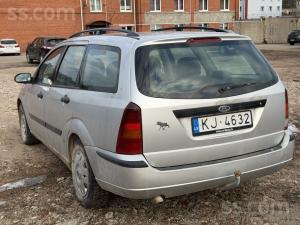 Pelēks Ford Focus 2003 Daugavpils, ar dzinēja tilpumu 1.80 L un nobraukumu 264 tūkst. km par 450 €, foto 3 vietnē AUTOMOTO.COM.LV