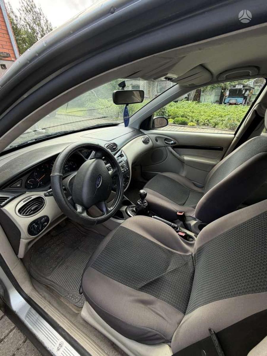 Grey Ford Focus 2004 in Siauliai, with an engine capacity of 1.75 L and mileage of 203 thousand km for 1100 €, photo 6 on AUTOMOTO.COM.LV