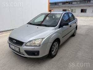 Grey Ford Focus 2005 in Riga, with an engine capacity of 1.60 L and mileage of 279 thousand km for 950 €, photo  on AUTOMOTO.COM.LV