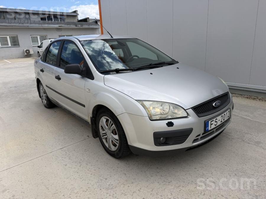 Pelēks Ford Focus 2005 Rīga, ar dzinēja tilpumu 1.60 L un nobraukumu 279 tūkst. km par 950 €, foto 3 vietnē AUTOMOTO.COM.LV