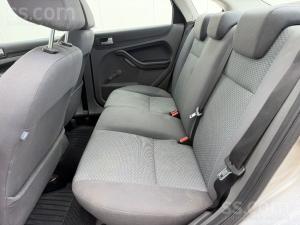 Pelēks Ford Focus 2005 Rīga, ar dzinēja tilpumu 1.60 L un nobraukumu 279 tūkst. km par 950 €, foto 8 vietnē AUTOMOTO.COM.LV