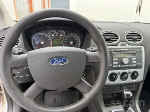 Pelēks Ford Focus 2005 Rīga, ar dzinēja tilpumu 1.60 L un nobraukumu 279 tūkst. km par 950 €, foto 9 vietnē AUTOMOTO.COM.LV