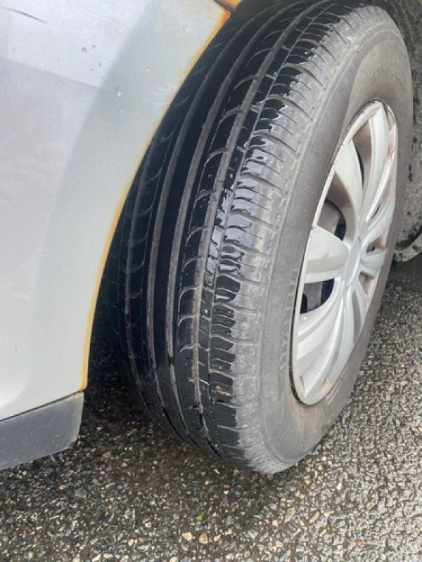 Pelēks Ford Focus 2006 Tallina, ar dzinēja tilpumu 16.00 L un nobraukumu 165 tūkst. km par 1100 €, foto 10 vietnē AUTOMOTO.COM.LV