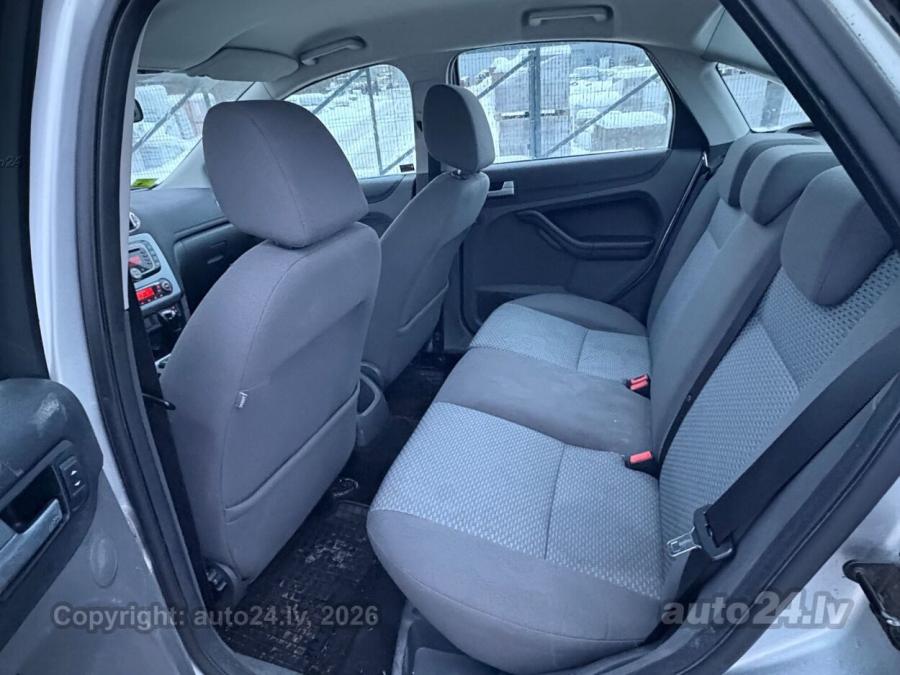 Grey Ford Focus 2007 in Rapla, with an engine capacity of 1.60 L and mileage of 323 thousand km for 600 €, photo 8 on AUTOMOTO.COM.LV