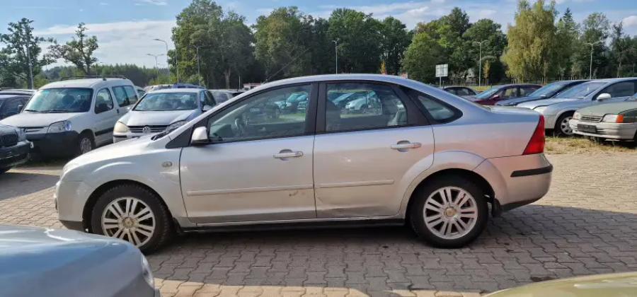 Grey Ford Focus 2007 in Valmiera, with an engine capacity of 1.60 L and mileage of 333 thousand km for 1000 €, photo 6 on AUTOMOTO.COM.LV