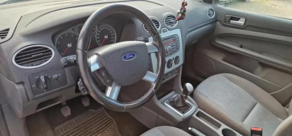 Grey Ford Focus 2007 in Valmiera, with an engine capacity of 1.60 L and mileage of 333 thousand km for 1000 €, photo 8 on AUTOMOTO.COM.LV