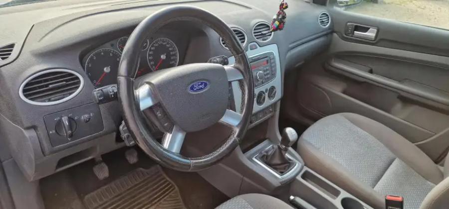 Grey Ford Focus 2007 in Valmiera, with an engine capacity of 1.60 L and mileage of 333 thousand km for 1000 €, photo 9 on AUTOMOTO.COM.LV