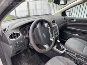 Pelēks Ford Focus 2007 Rīga, ar dzinēja tilpumu 1.60 L un nobraukumu 403 tūkst. km par 1000 €, foto 6 vietnē AUTOMOTO.COM.LV