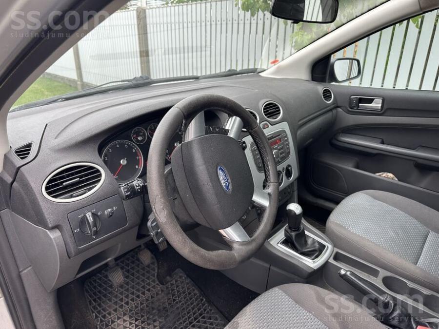 Pelēks Ford Focus 2007 Rīga, ar dzinēja tilpumu 1.60 L un nobraukumu 403 tūkst. km par 1000 €, foto 6 vietnē AUTOMOTO.COM.LV
