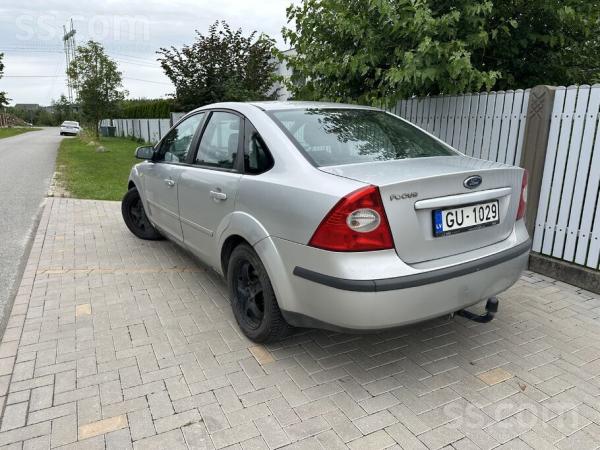 Pelēks Ford Focus 2007 Rīga, ar dzinēja tilpumu 1.60 L un nobraukumu 403 tūkst. km par 1000 €, foto 3 vietnē AUTOMOTO.COM.LV