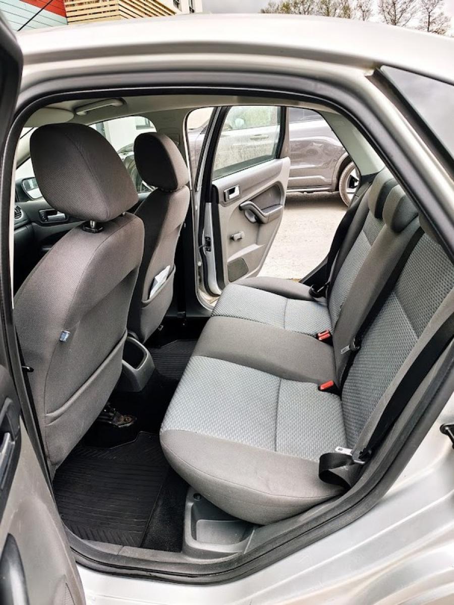 Pelēks Ford Focus 2007 Tallina, ar dzinēja tilpumu 1.60 L un nobraukumu 164 tūkst. km par 1900 €, foto 21 vietnē AUTOMOTO.COM.LV
