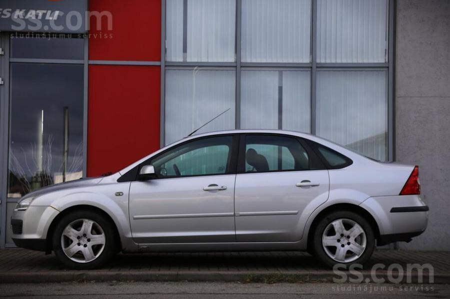 Pelēks Ford Focus 2007 Rīga, ar dzinēja tilpumu 1.60 L un nobraukumu 183 tūkst. km par 1295 €, foto 3 vietnē AUTOMOTO.COM.LV