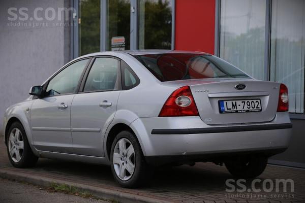 Grey Ford Focus 2007 in Riga, with an engine capacity of 1.60 L and mileage of 183 thousand km for 1295 €, photo 6 on AUTOMOTO.COM.LV
