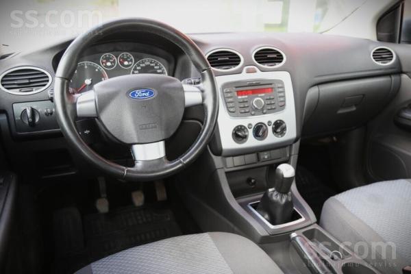 Grey Ford Focus 2007 in Riga, with an engine capacity of 1.60 L and mileage of 183 thousand km for 1295 €, photo 8 on AUTOMOTO.COM.LV