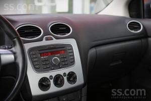 Pelēks Ford Focus 2007 Rīga, ar dzinēja tilpumu 1.60 L un nobraukumu 183 tūkst. km par 1295 €, foto 11 vietnē AUTOMOTO.COM.LV